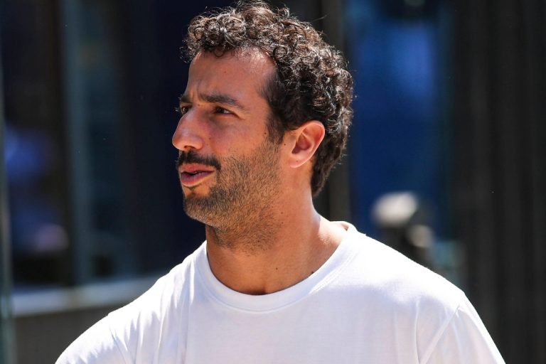 Ricciardo delivers 'bizarre and heartbreaking' F1 goodbye in paddock ...